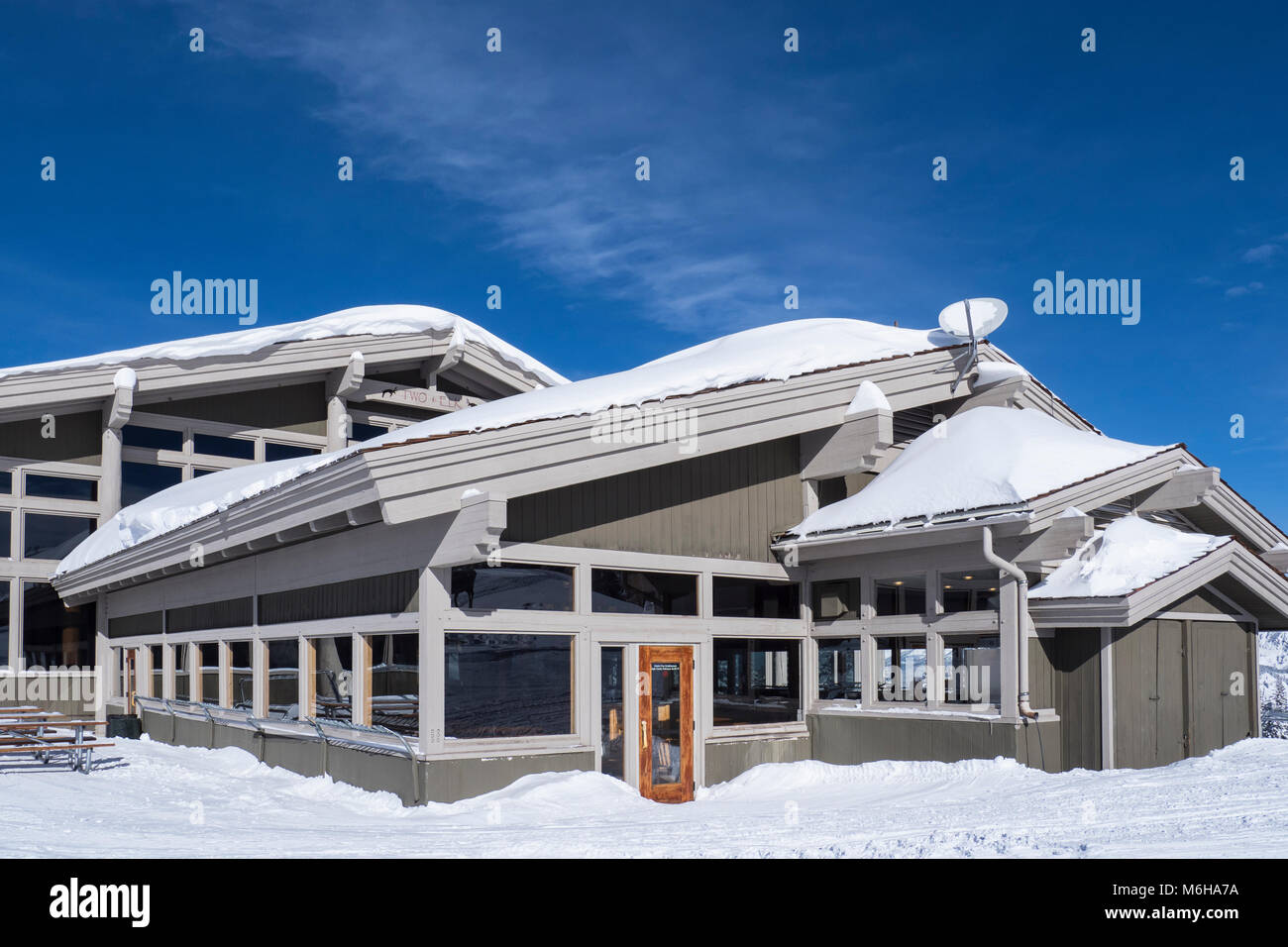 Two Elk day lodge and restaurant, winter, Vail Ski Resort, Vail ...