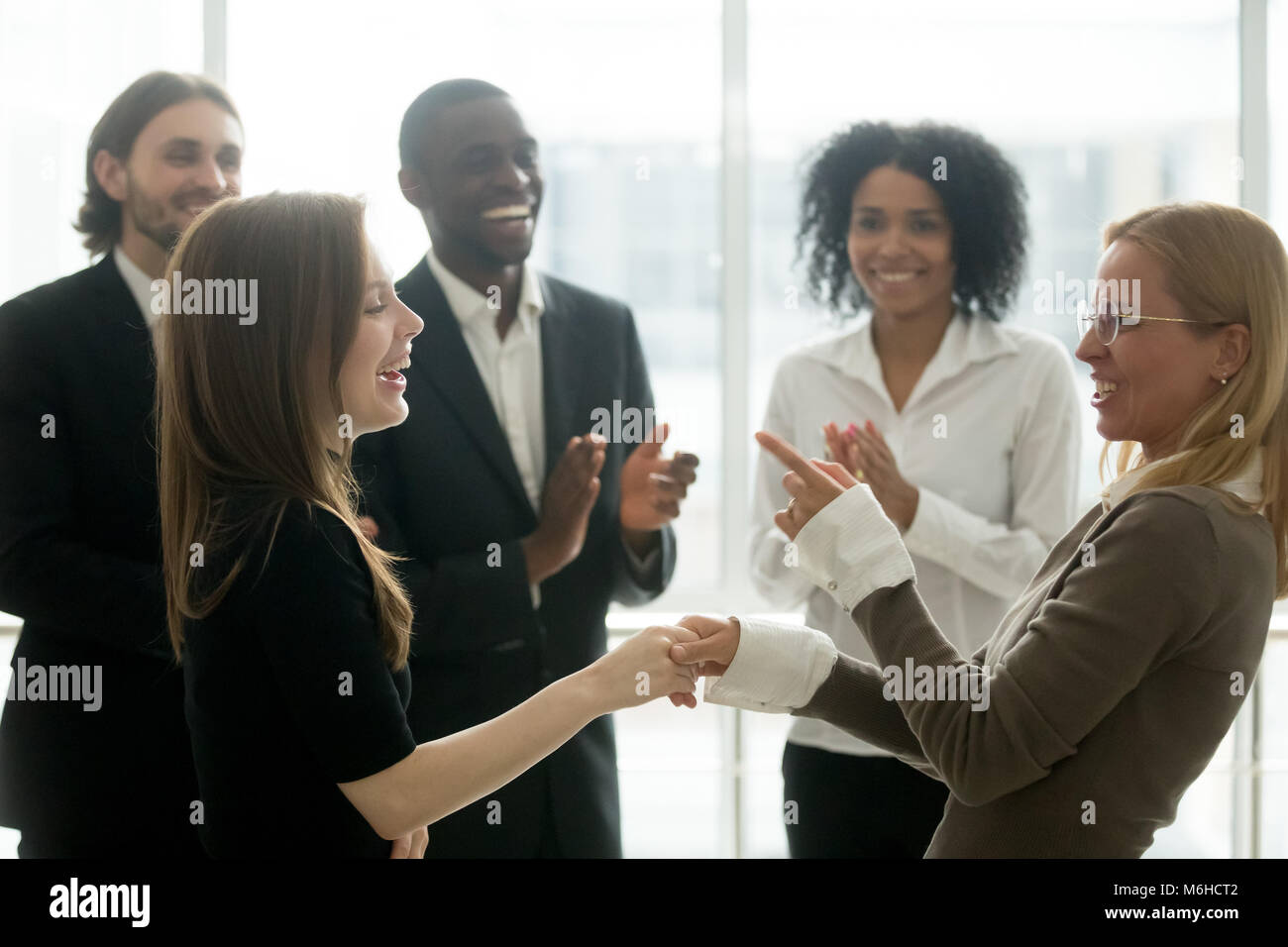 Applause clapping hands hi-res stock photography and images - Alamy