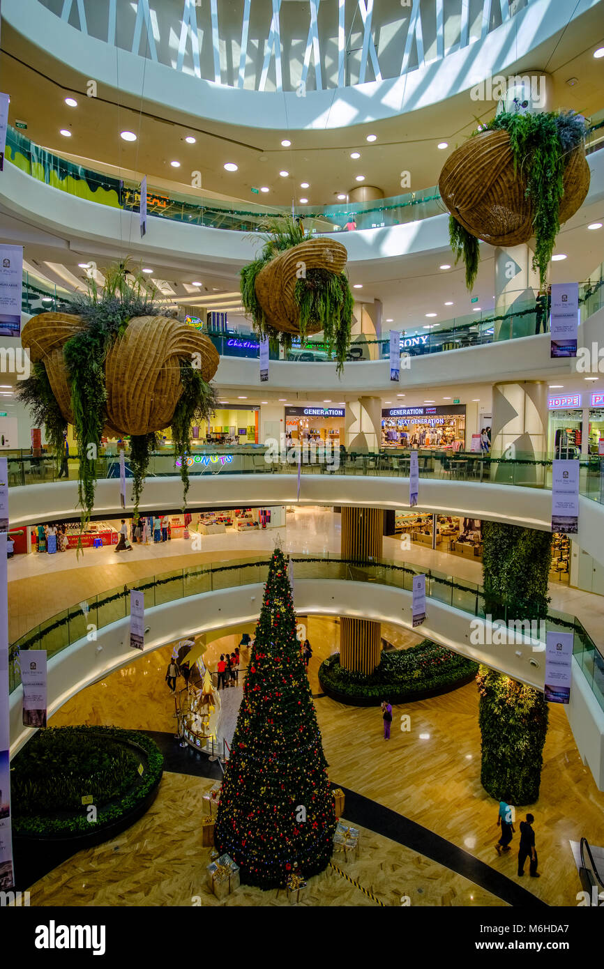 Shopping mall in yangon hi-res stock photography and images - Alamy