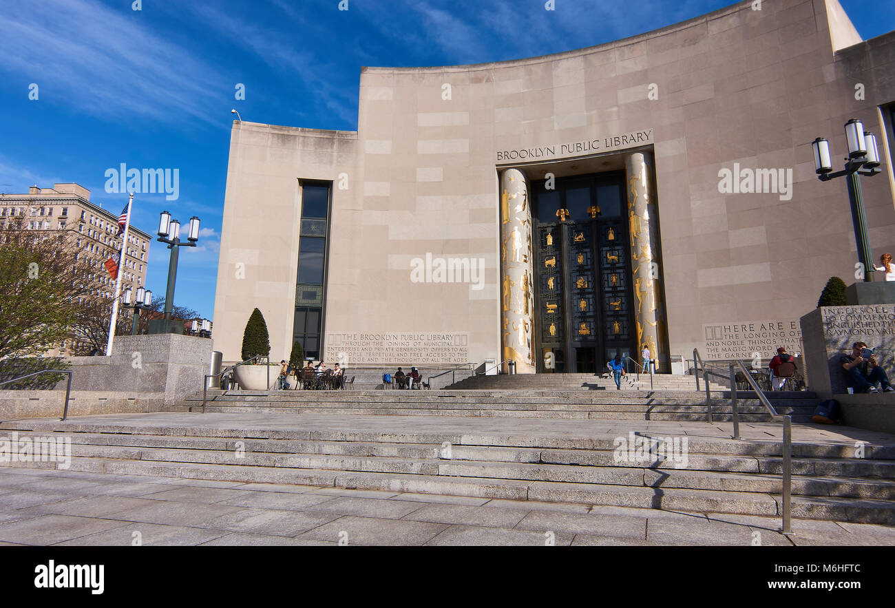Public library entrance hi-res stock photography and images - Alamy
