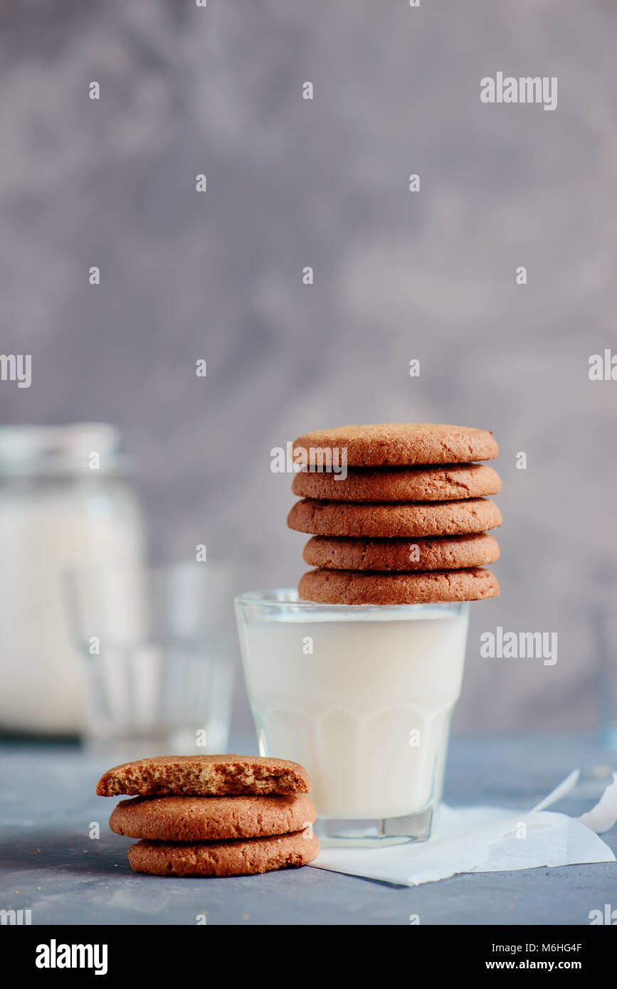 Milk in glass stack hi-res stock photography and images - Alamy