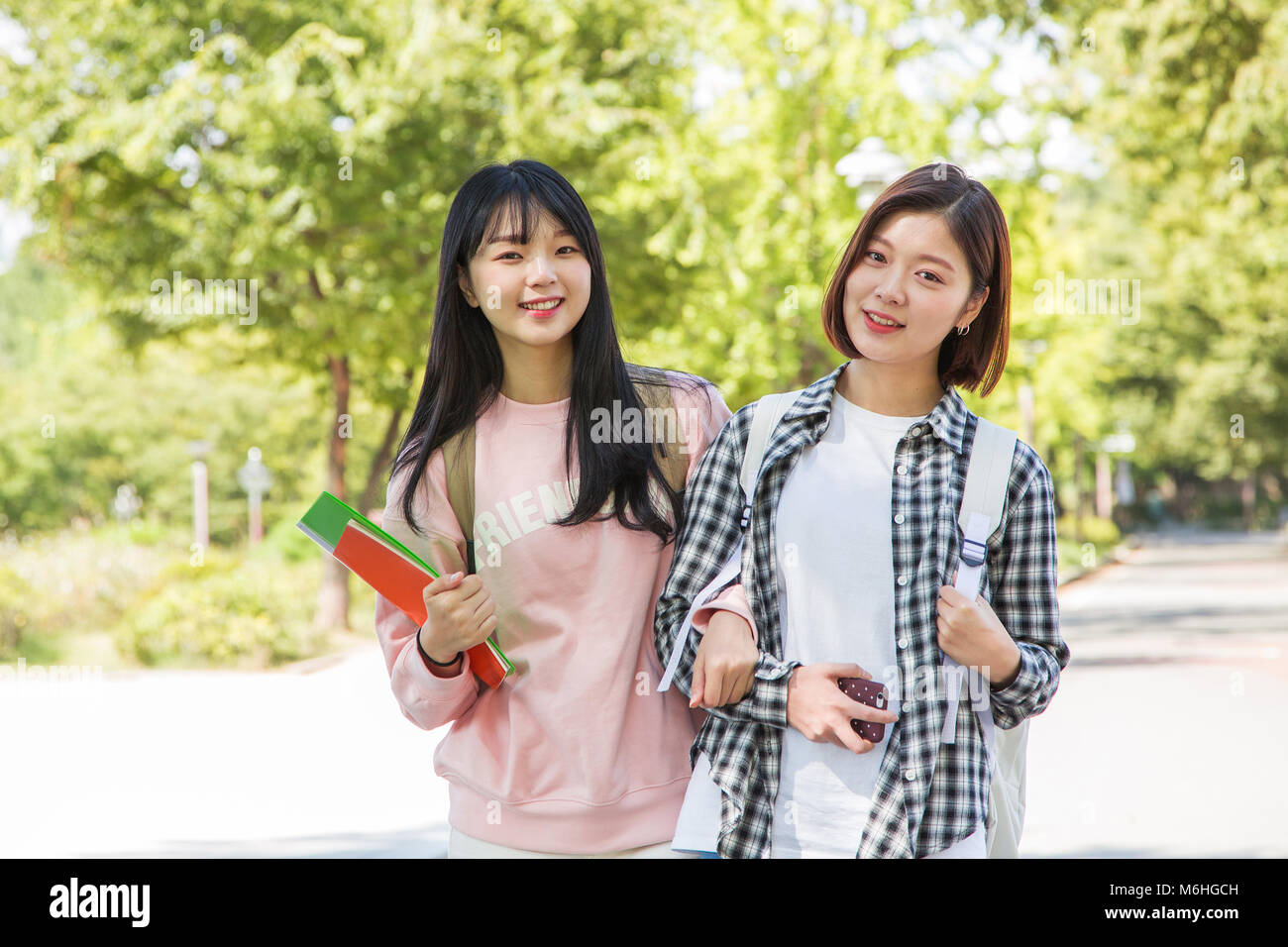 Campus life - freshmen enjoy theirs the campus life. young college ...