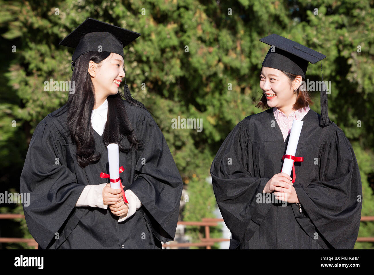 Campus life - Graduation ceremony with friends, get a good start. 039 ...