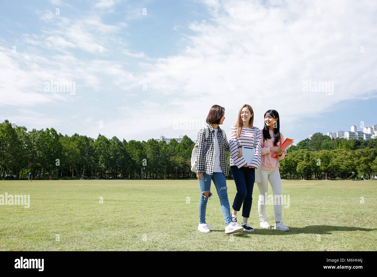 Campus life - freshmen enjoy theirs the campus life. young college ...