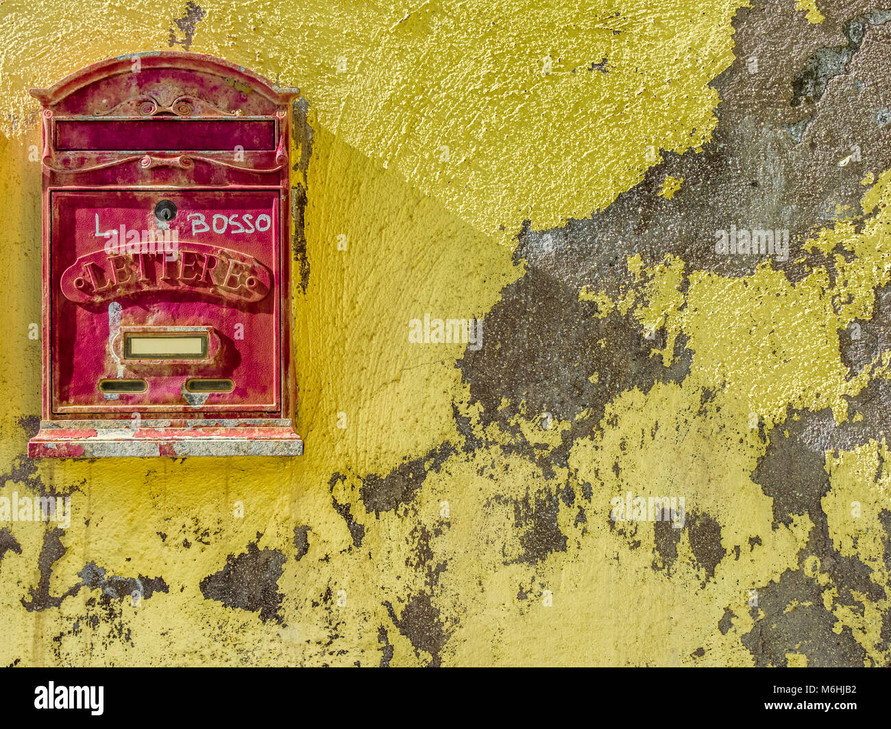 Italian mailbox letters hi-res stock photography and images - Alamy