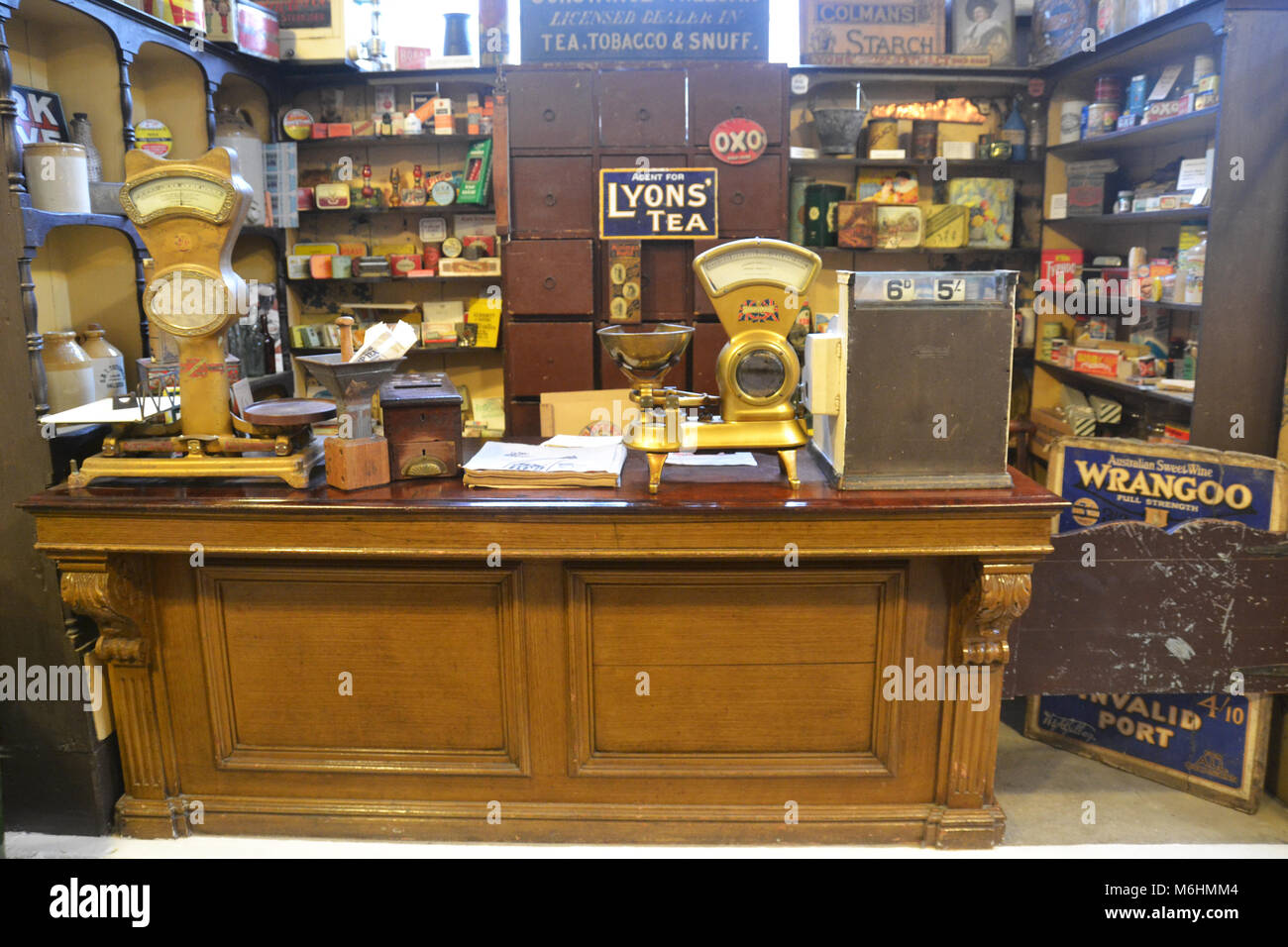 Shop till interior hi-res stock photography and images - Alamy