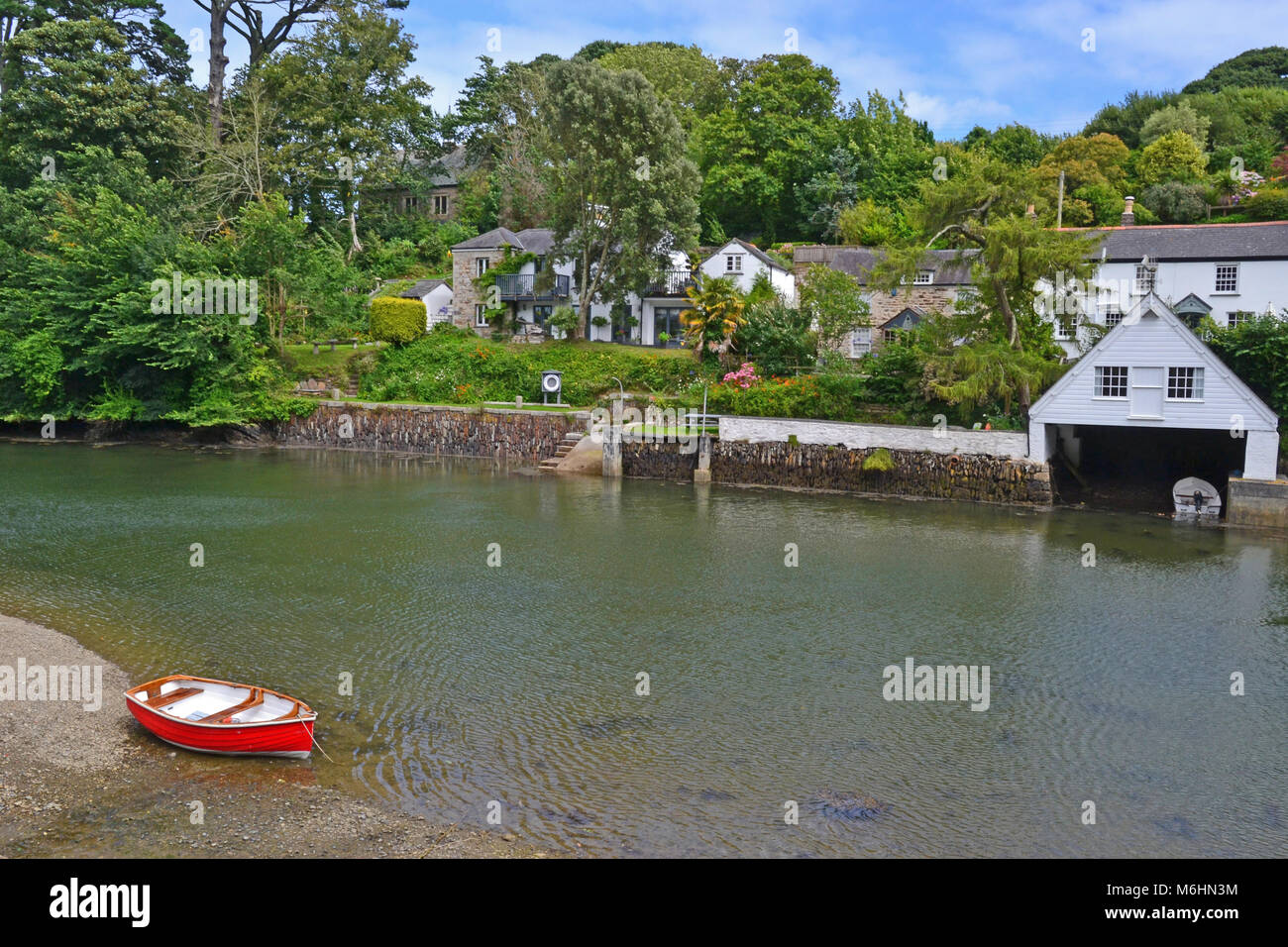 Helford village hi-res stock photography and images - Alamy