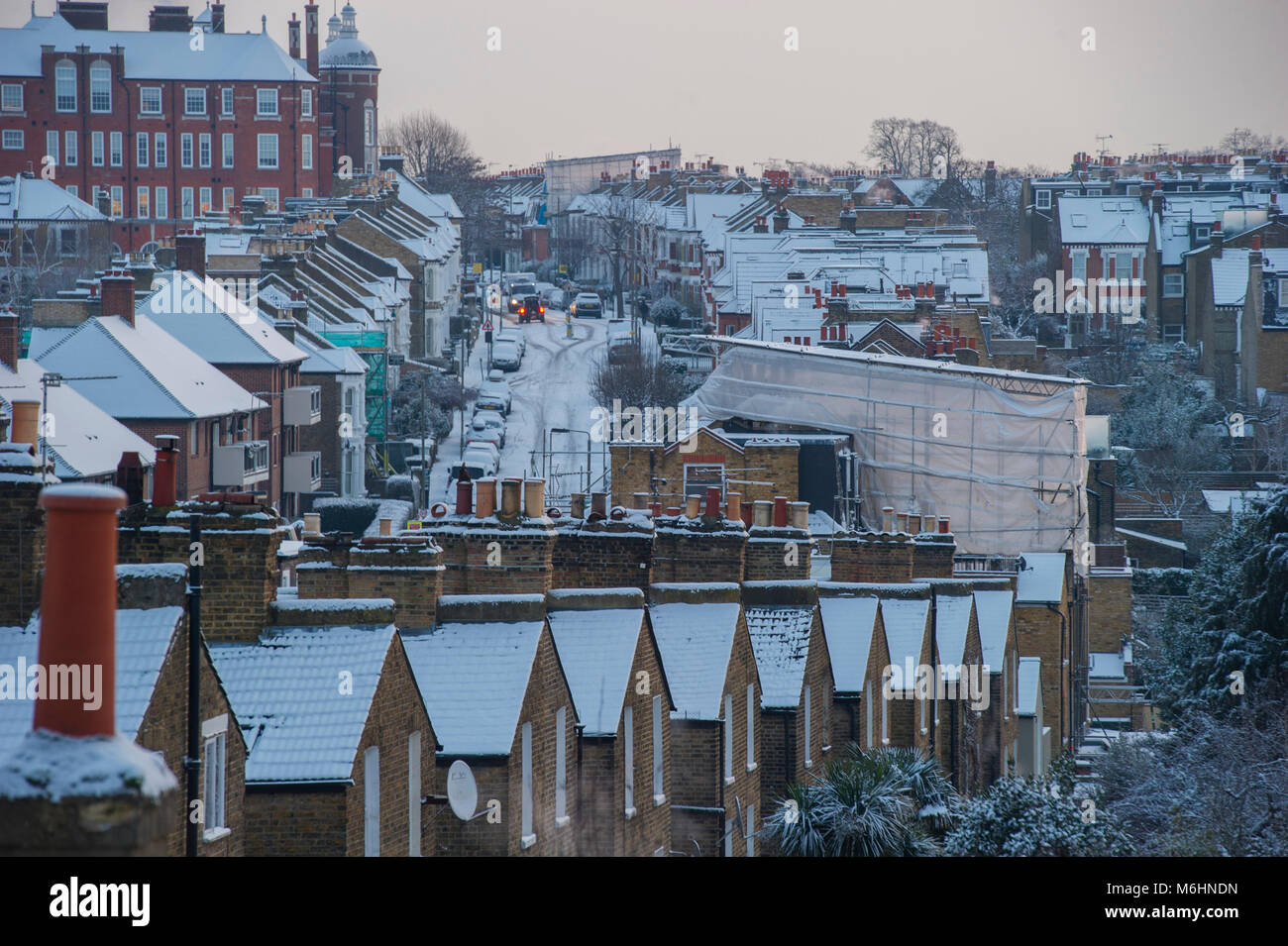 Snow covered roof tops hi-res stock photography and images - Alamy
