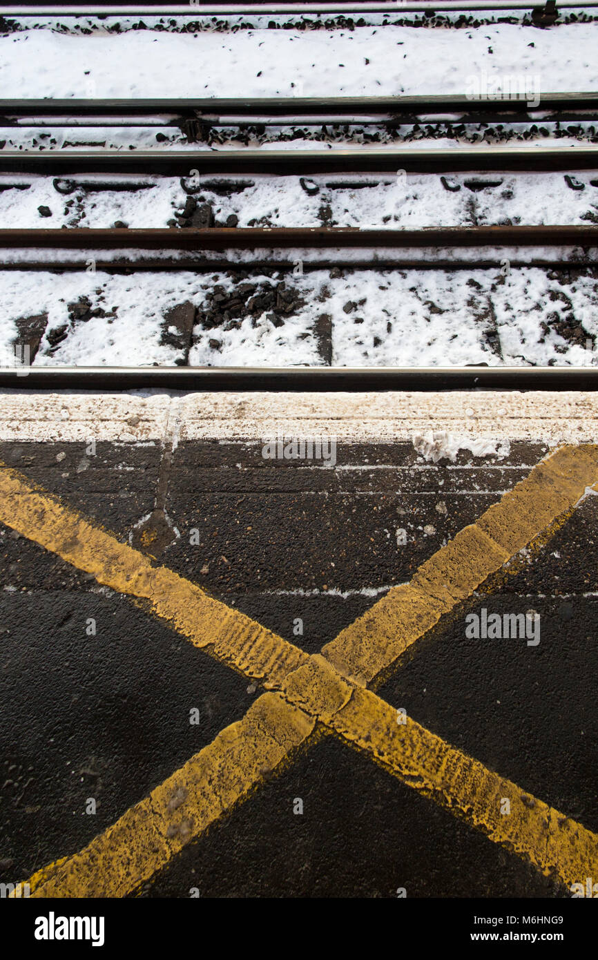 Keep behind the yellow line hi-res stock photography and images - Alamy