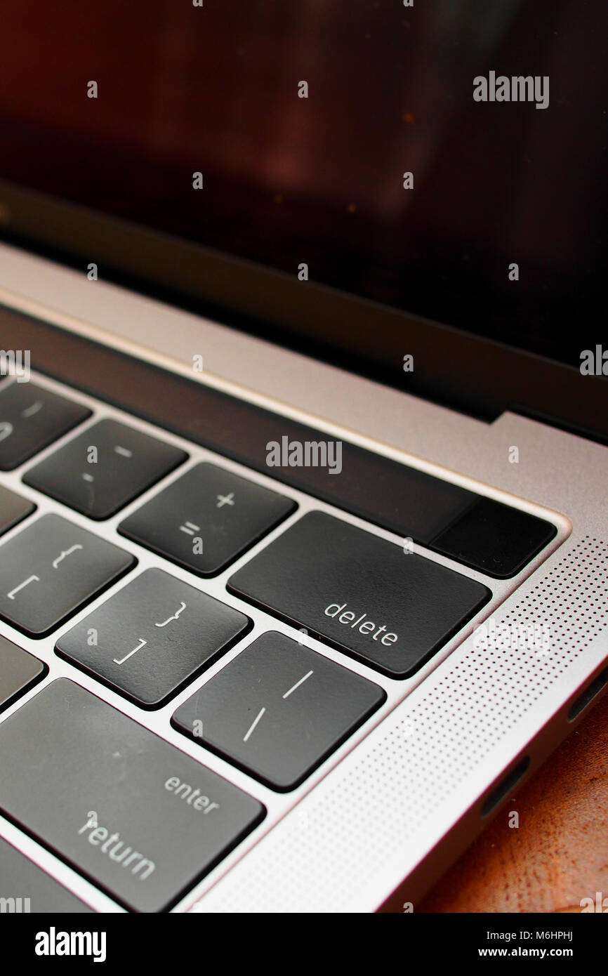 Delete button hi-res stock photography and images - Alamy