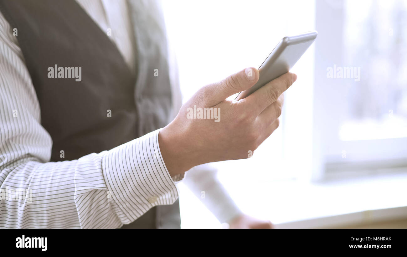 Communication calling hi-res stock photography and images - Alamy