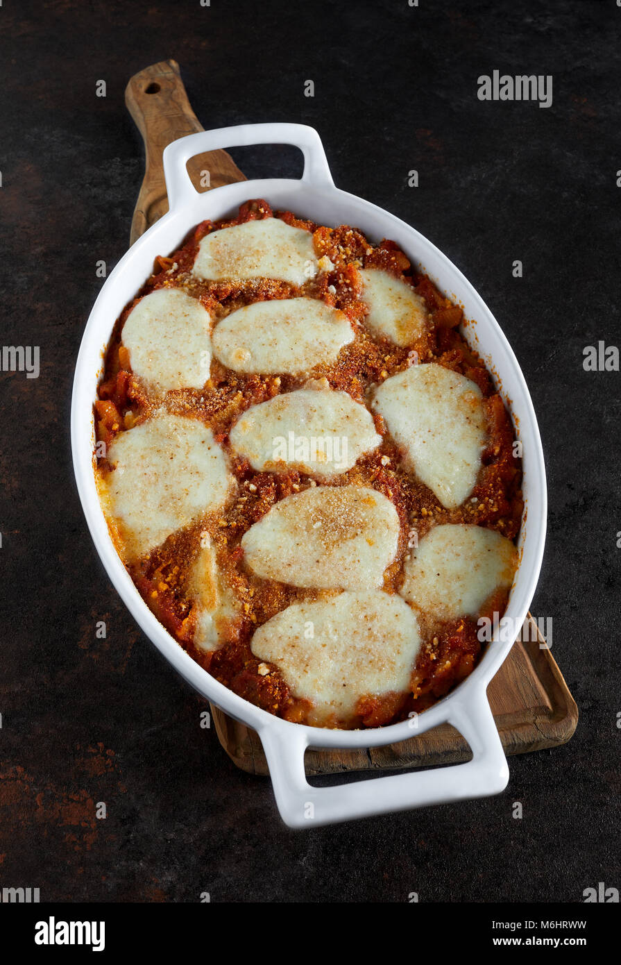 Italian baked pasta with sausage ragu sauce and mozzarella cheese Stock ...