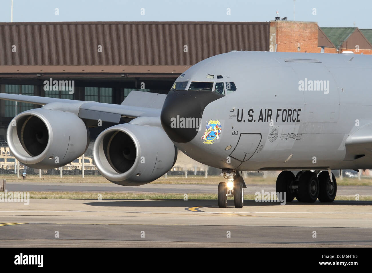 Us air force tanker hi-res stock photography and images - Alamy