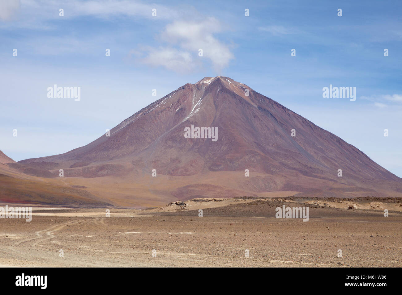 Licancabur volcano from Bolivian side Stock Photo - Alamy