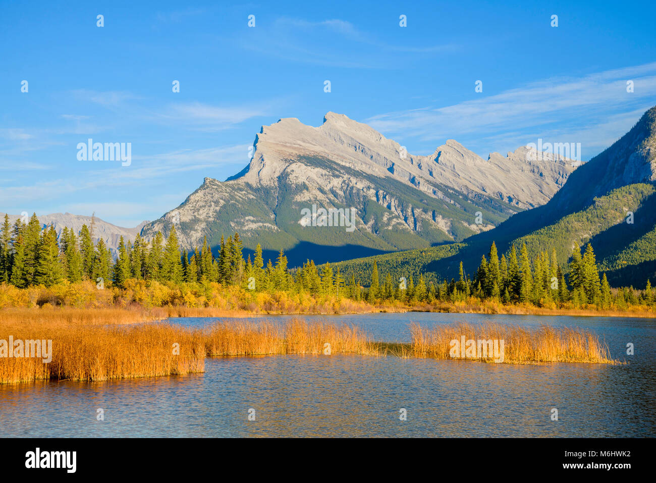 Vermilion lake banff national park hi-res stock photography and images ...