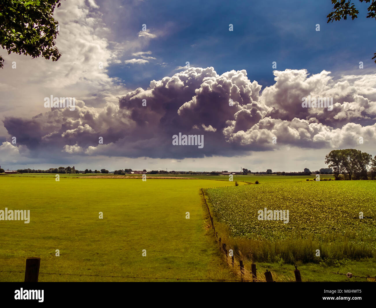 Towering clouds hi-res stock photography and images - Alamy