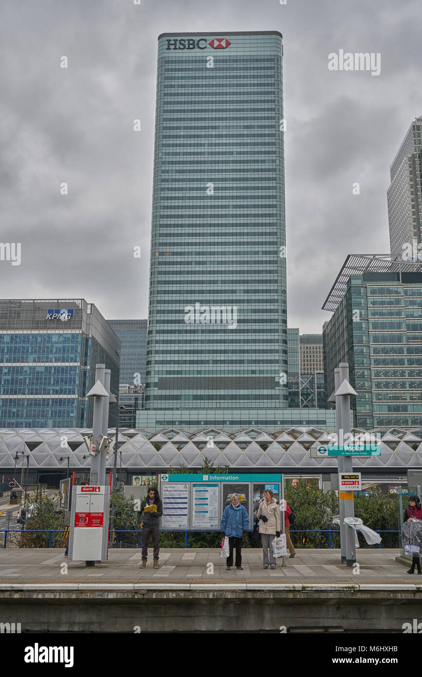 dlr station poplar canary wharf Stock Photo - Alamy