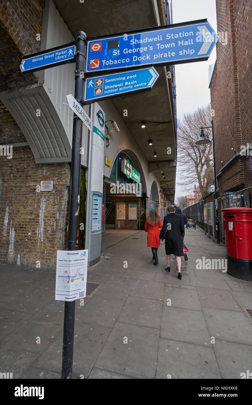 shadwell overground station Stock Photo - Alamy