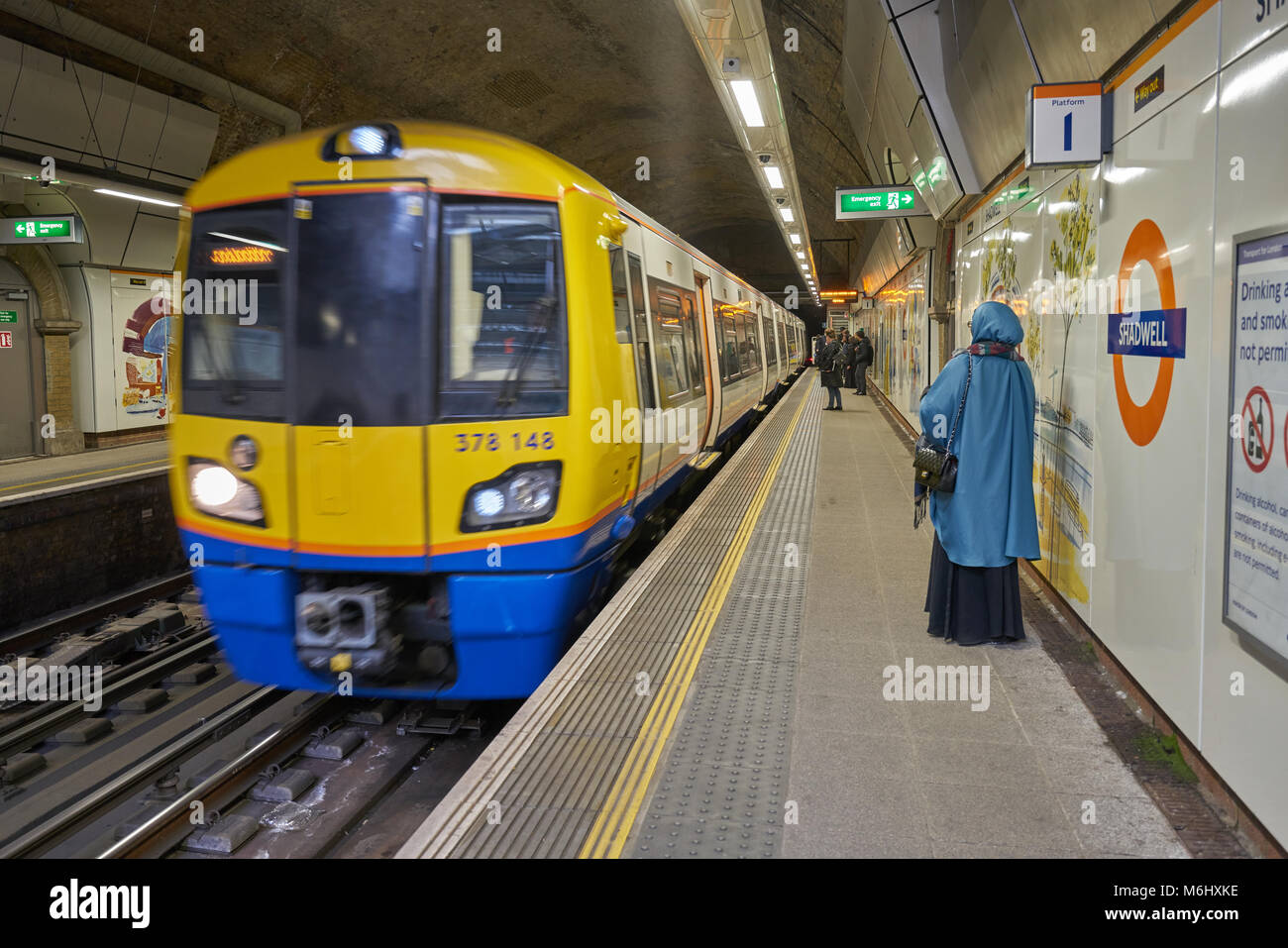 shadwell overground station Stock Photo - Alamy