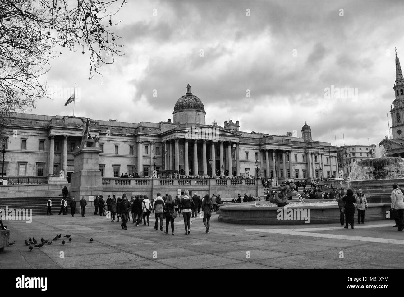 National gallery column Black and White Stock Photos & Images - Alamy