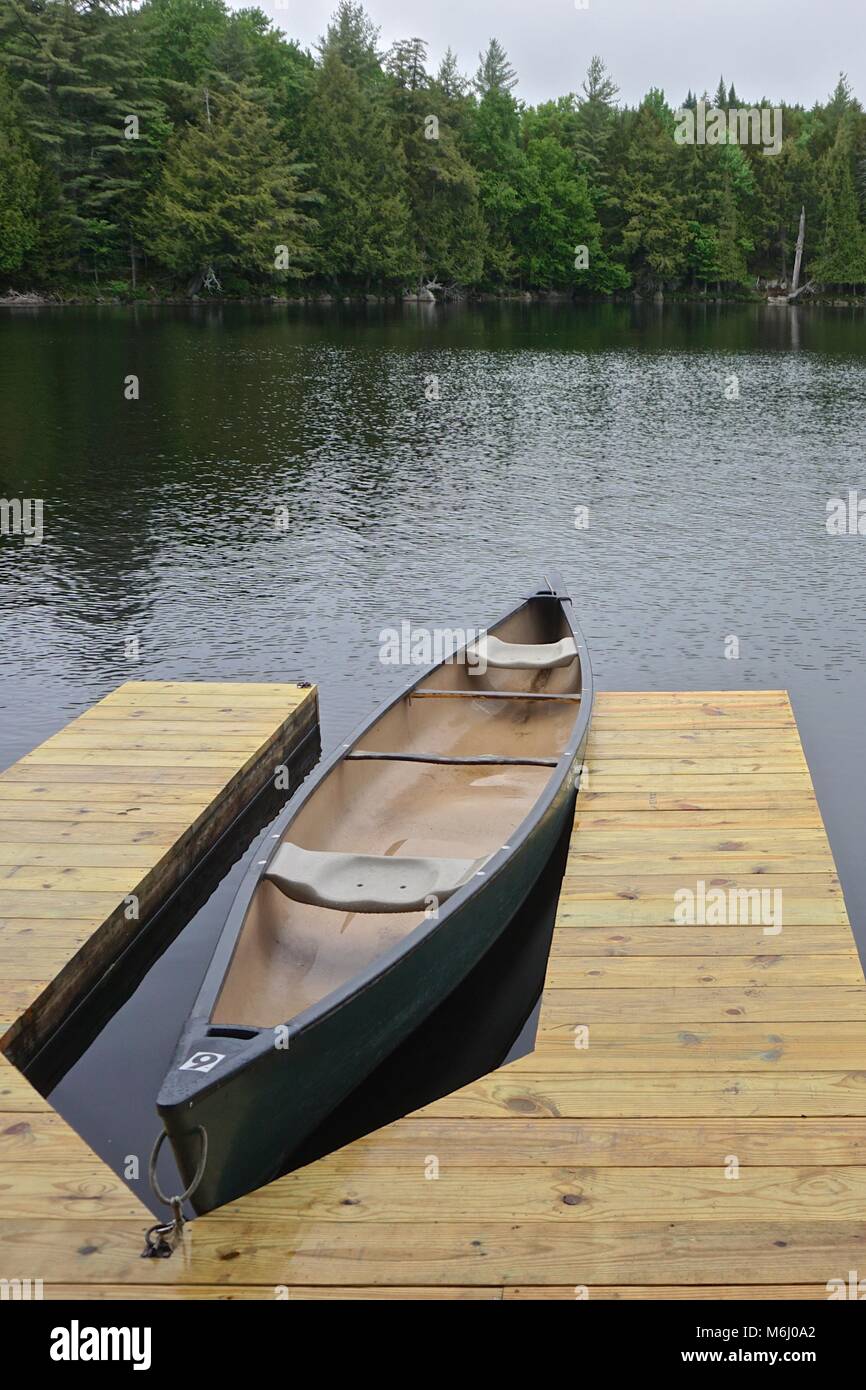 Adirondack park and canoe hi-res stock photography and images - Alamy