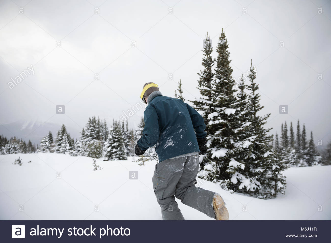 Young man running hi-res stock photography and images - Alamy
