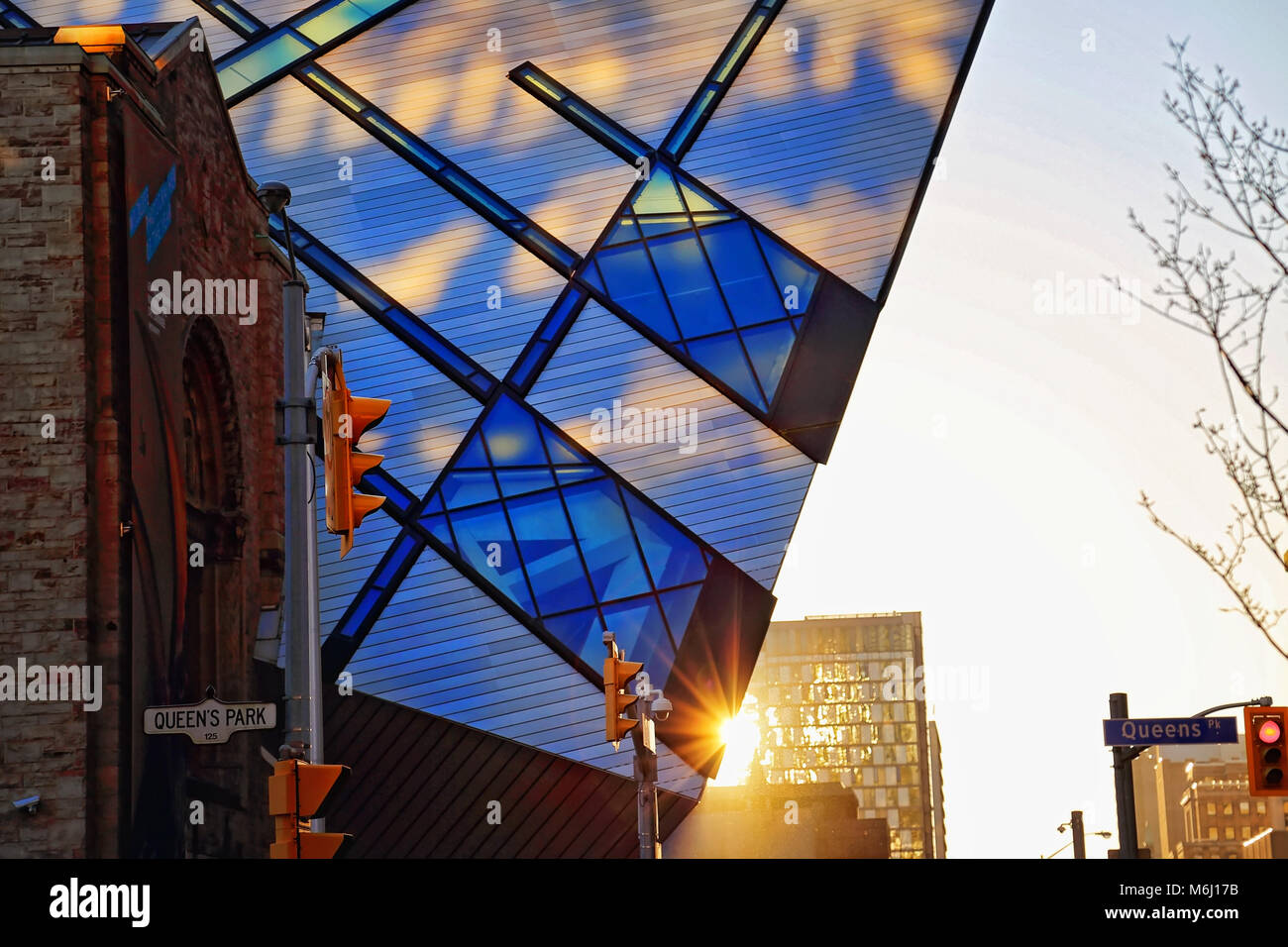 Royal Ontario Museum at early sunset Stock Photo - Alamy