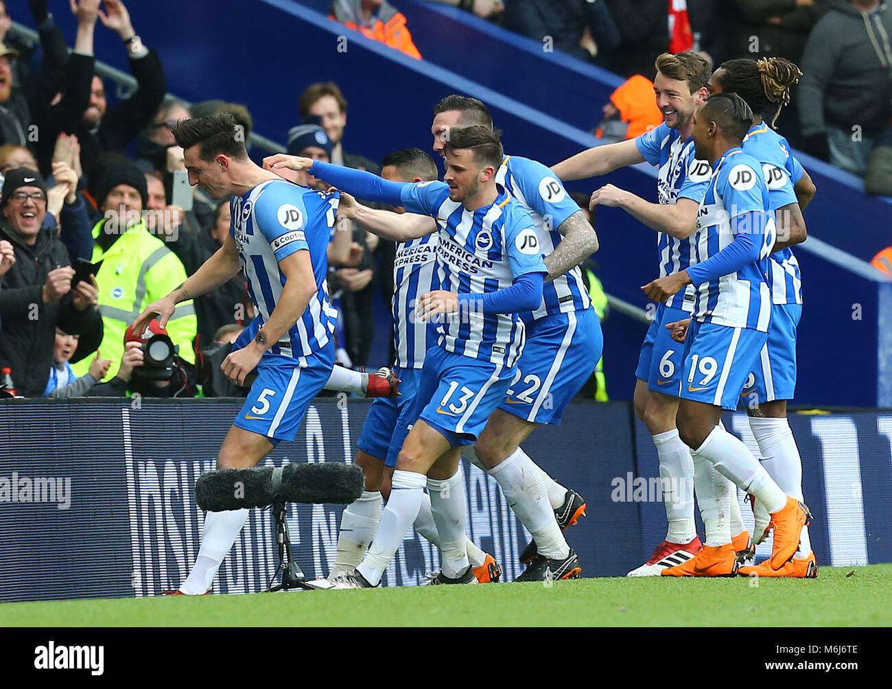 Lewis dunk brighton goal hi-res stock photography and images - Alamy