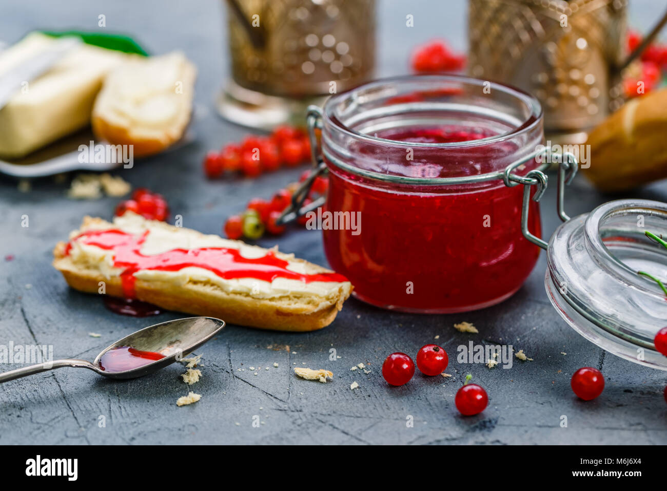 Currants growing pot hi-res stock photography and images - Alamy