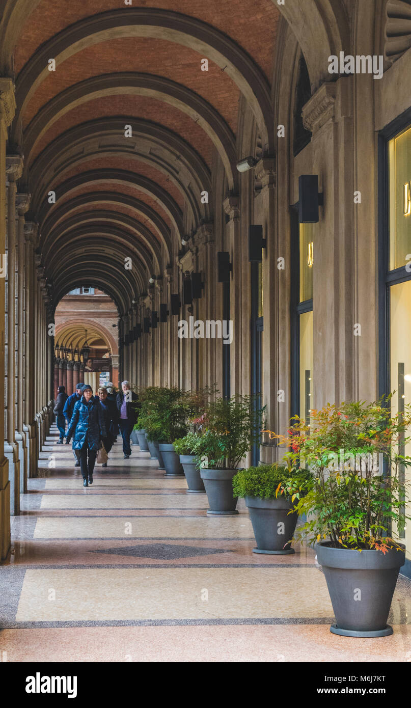 Porticos architecture hi-res stock photography and images - Alamy