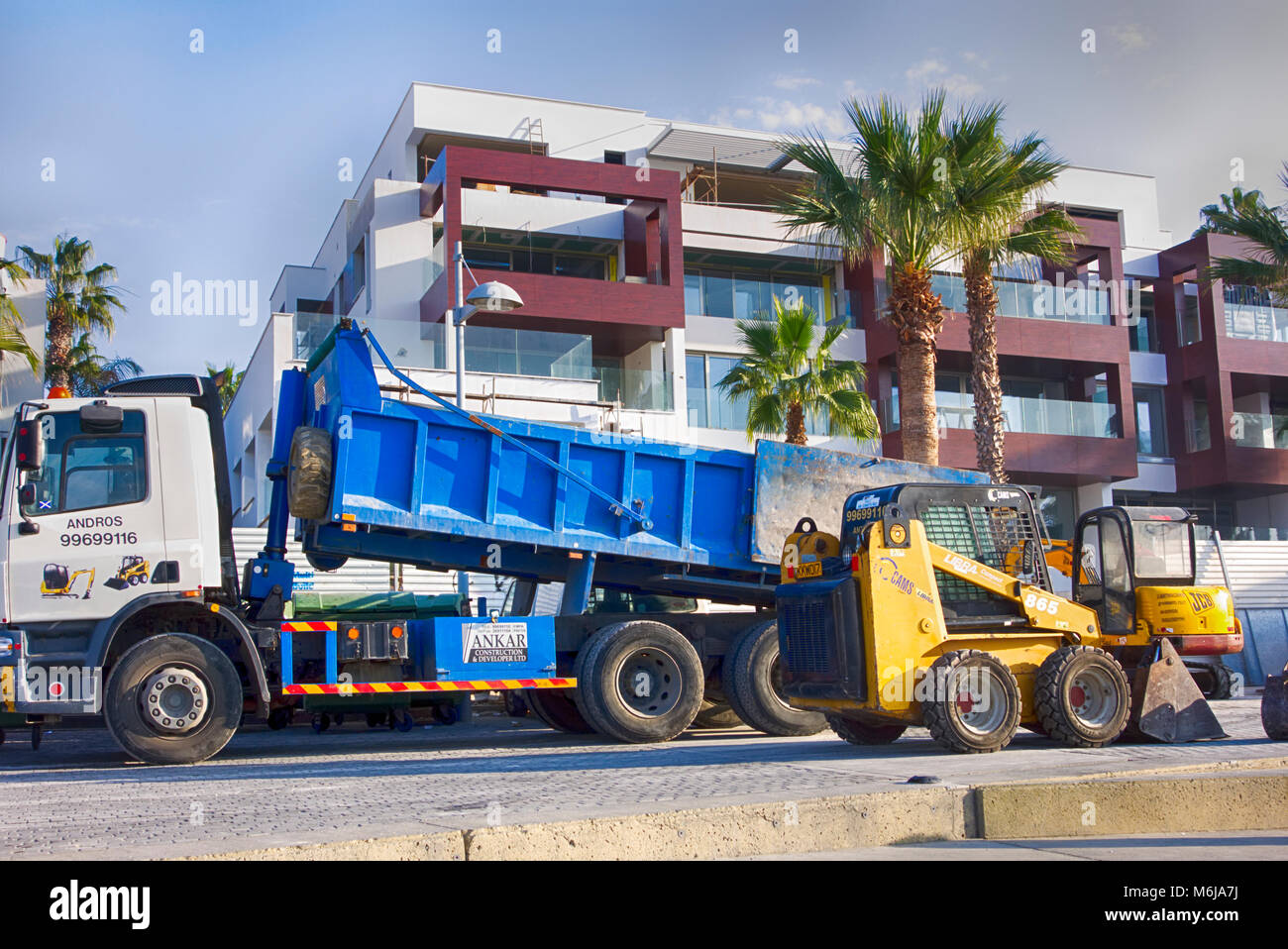 Constructing vehicles hi-res stock photography and images - Alamy