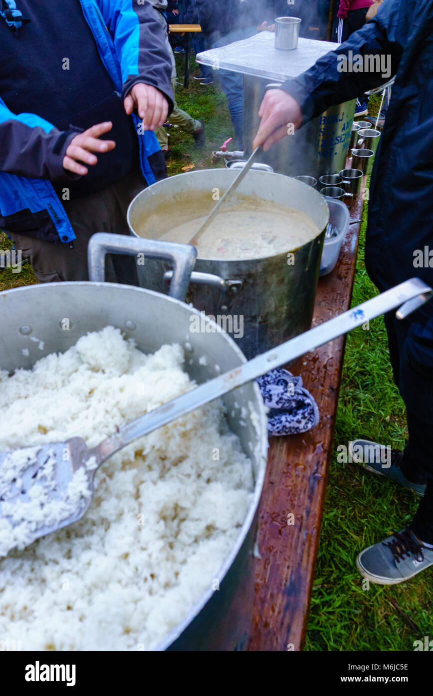Homeless children food hi-res stock photography and images - Alamy