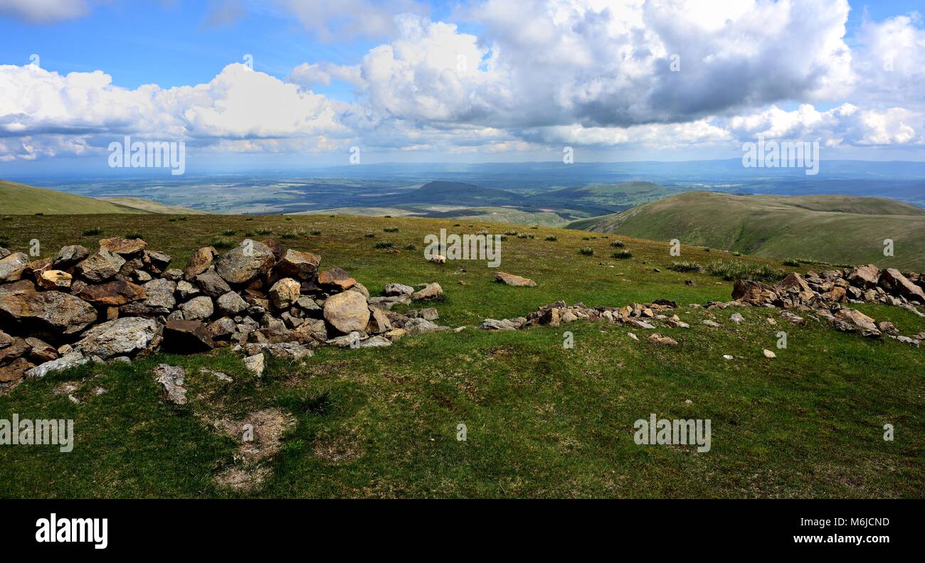 Sunlight on the Matterdale Common Stock Photo - Alamy