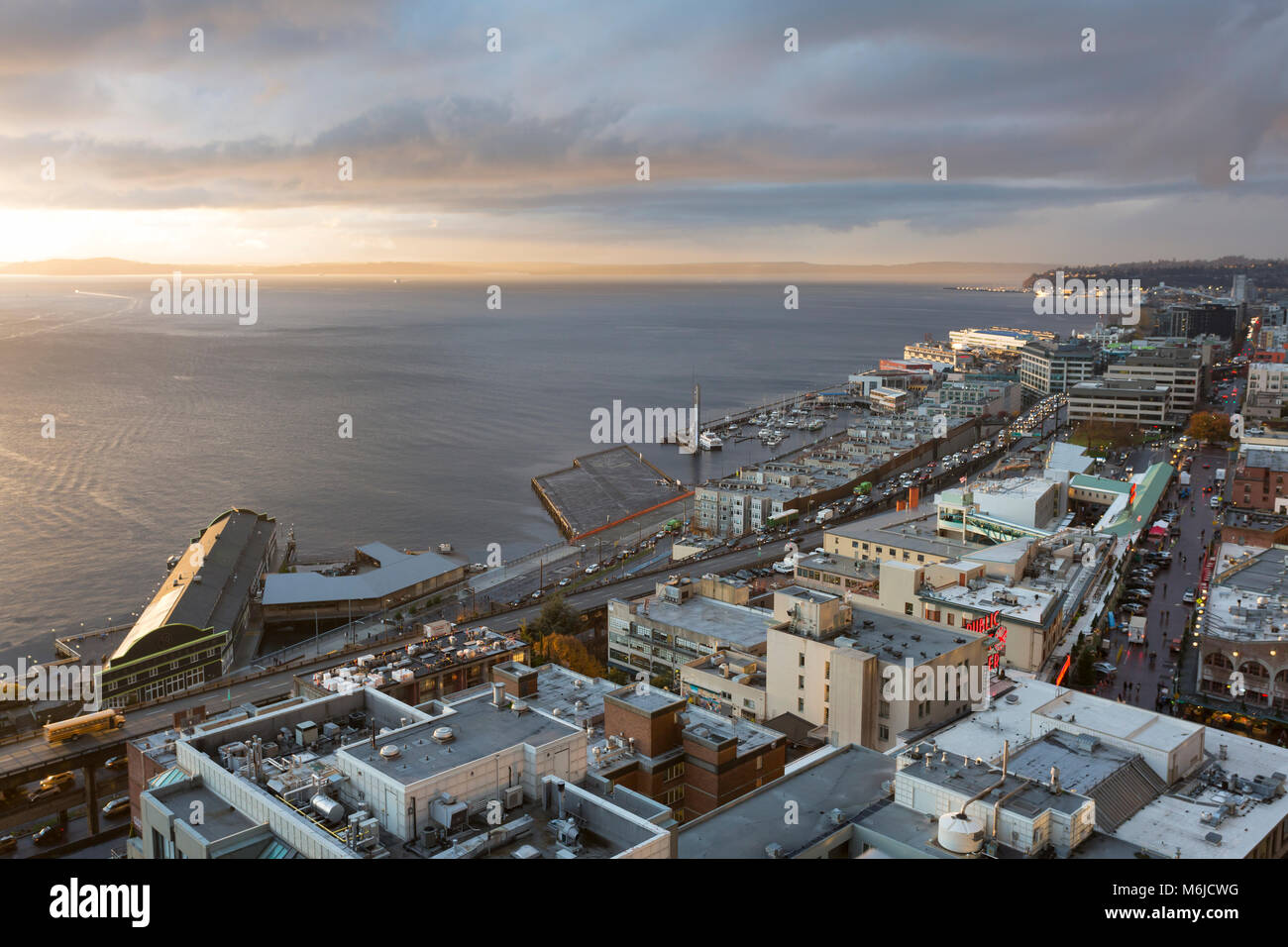Seattle, Washington: View of the waterfront at sunset Stock Photo - Alamy
