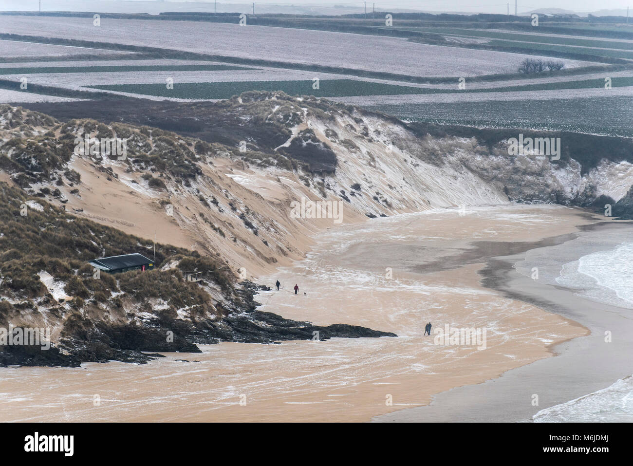 Snow fields on coast hi-res stock photography and images - Alamy