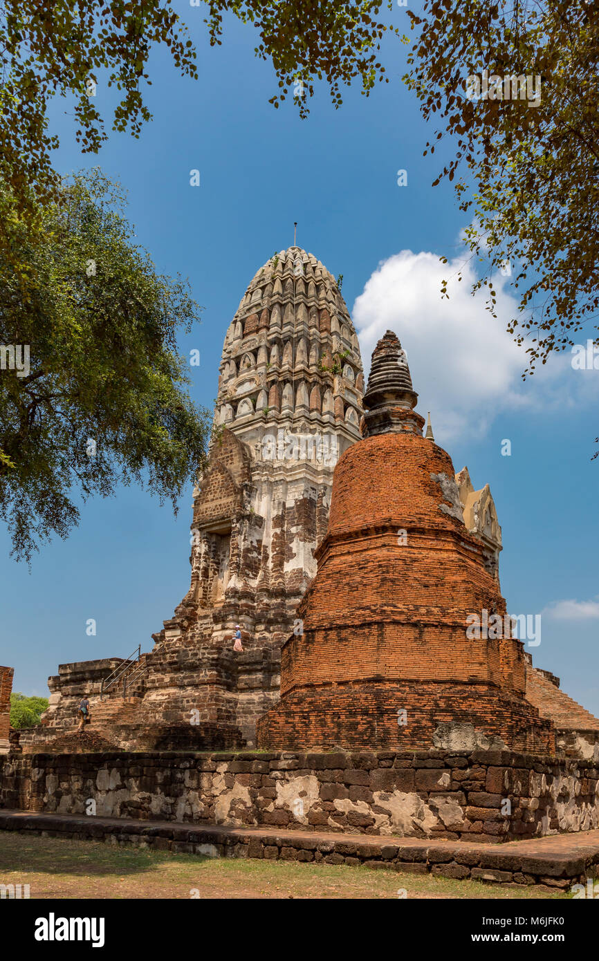 Wat Ratcha Burana Ayutthaya Thailand 01 March, 2018 The ruins of Wat ...