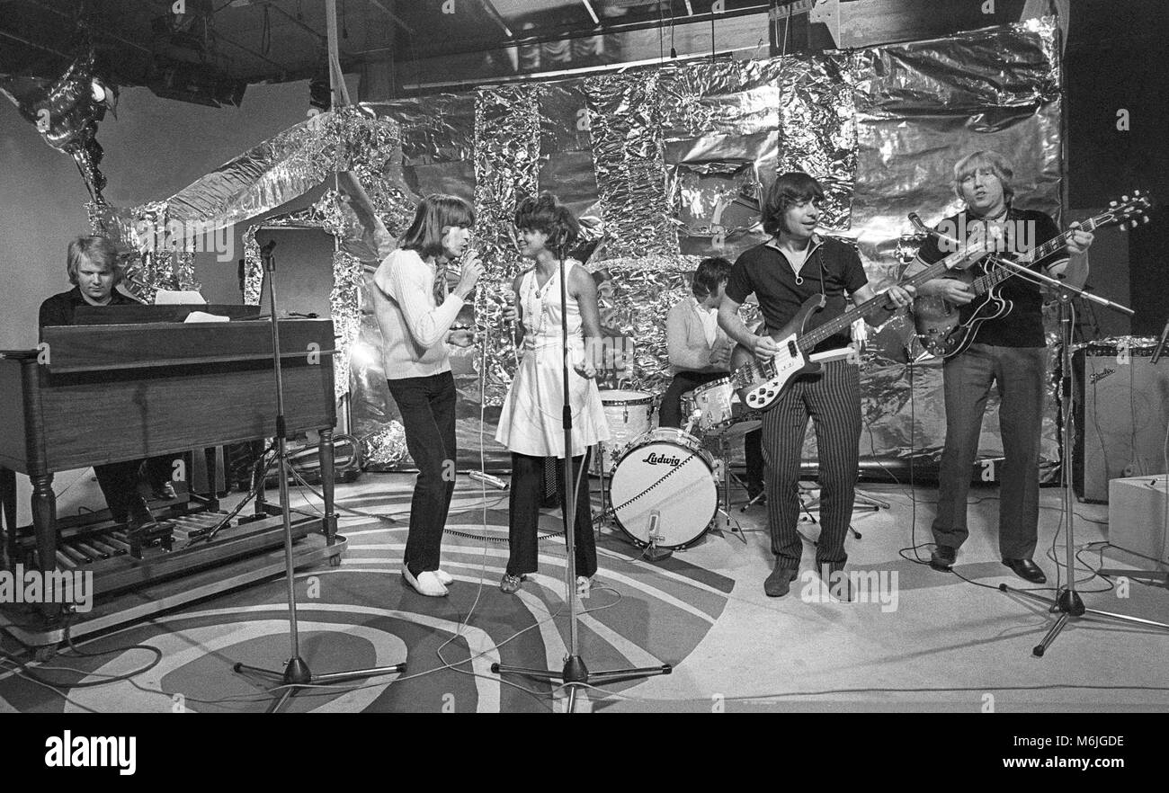 HEP STARS with the couple Svenne and Lotta as a singer and Benny ...