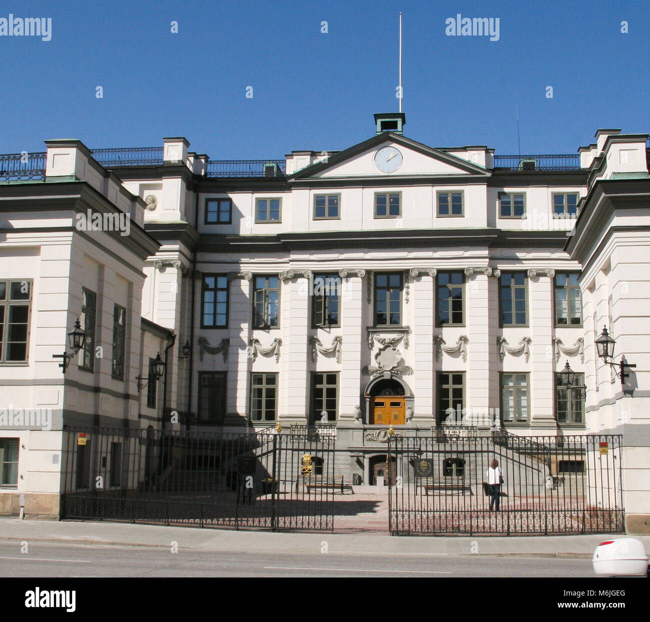 Court law facade hi-res stock photography and images - Alamy