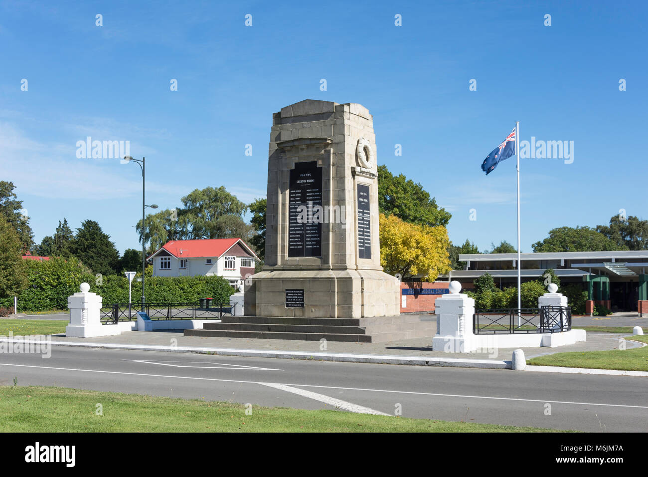 War memorial on high street leeston canterbury region town towns hi-res ...