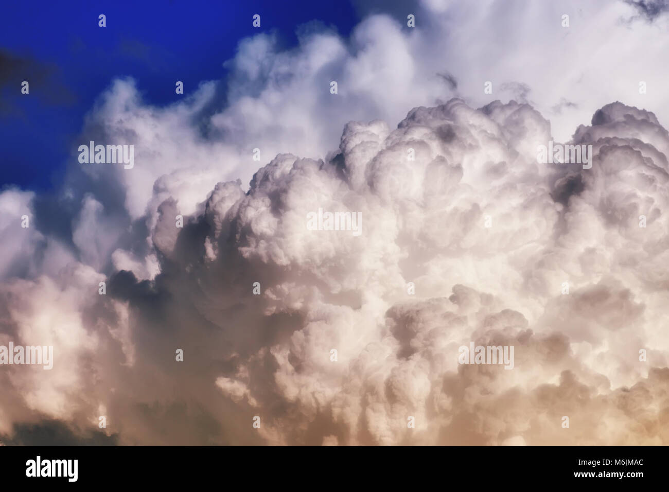 Blue Grey Cloud Sky Stock Photos & Blue Grey Cloud Sky Stock Images - Alamy