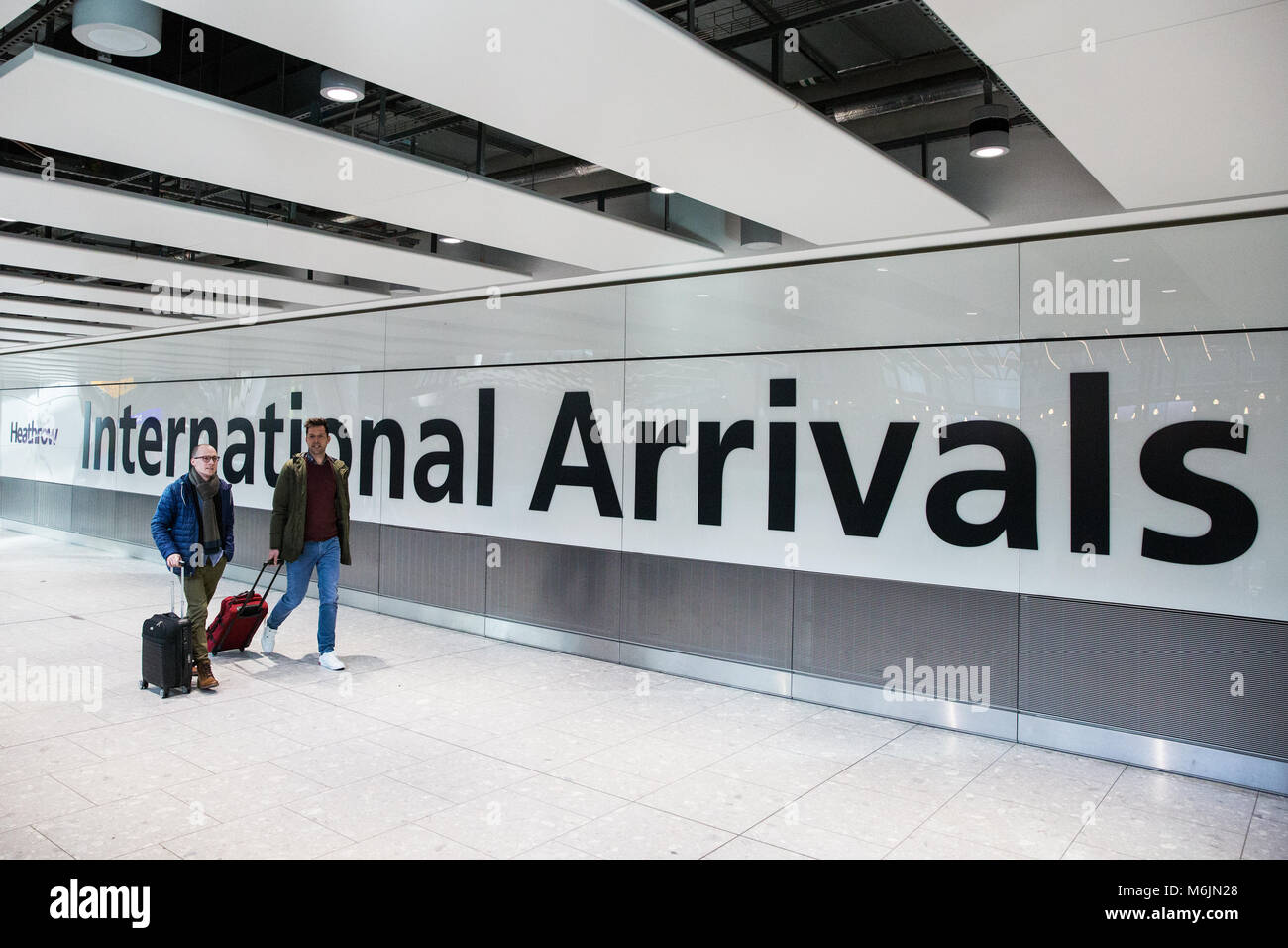 Uk Arrivals Sign High Resolution Stock Photography and Images - Alamy
