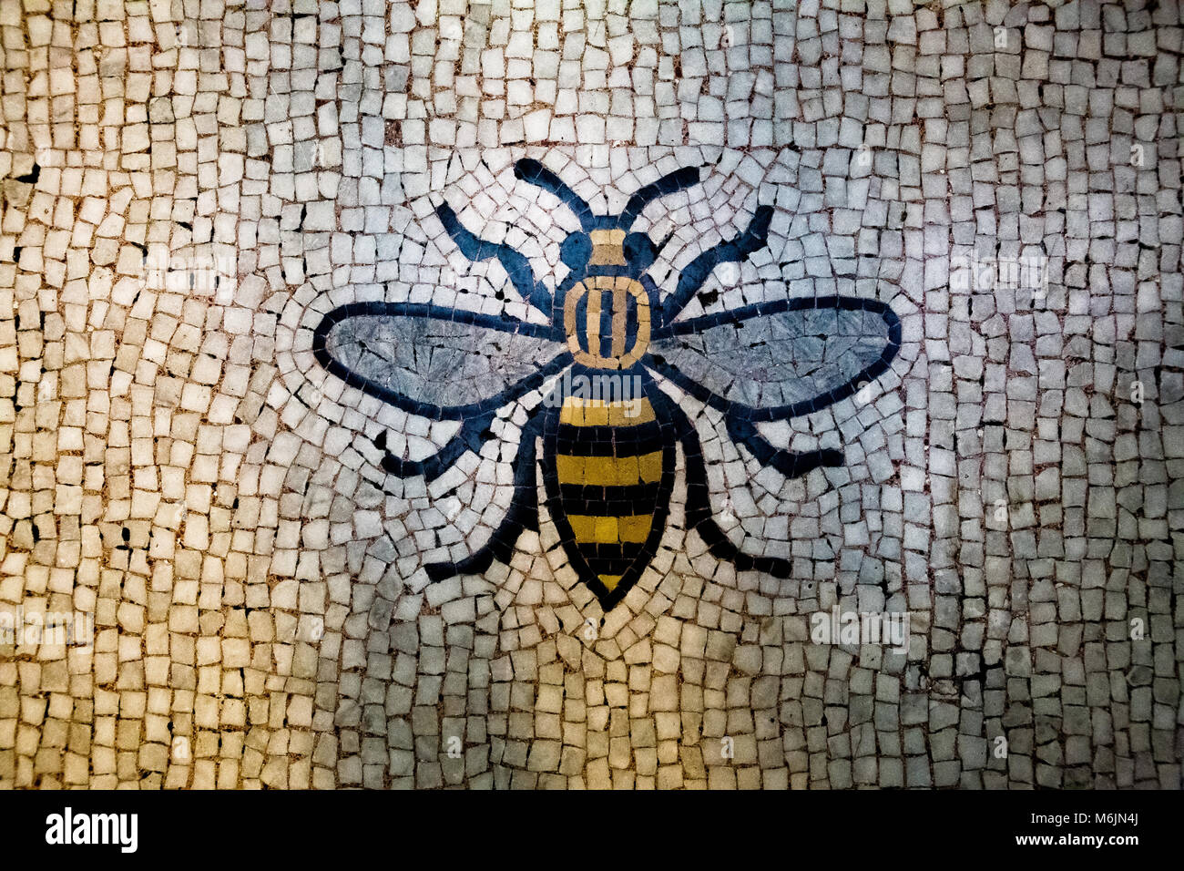 The Worker Bee Stock Photo - Alamy