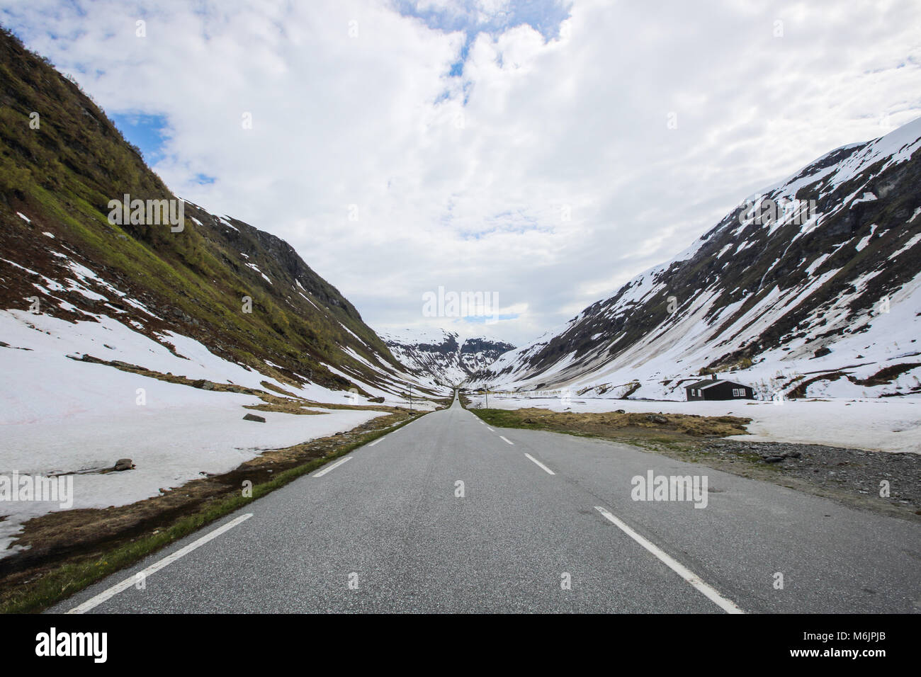 Melting glacier road highway ice hi-res stock photography and images ...