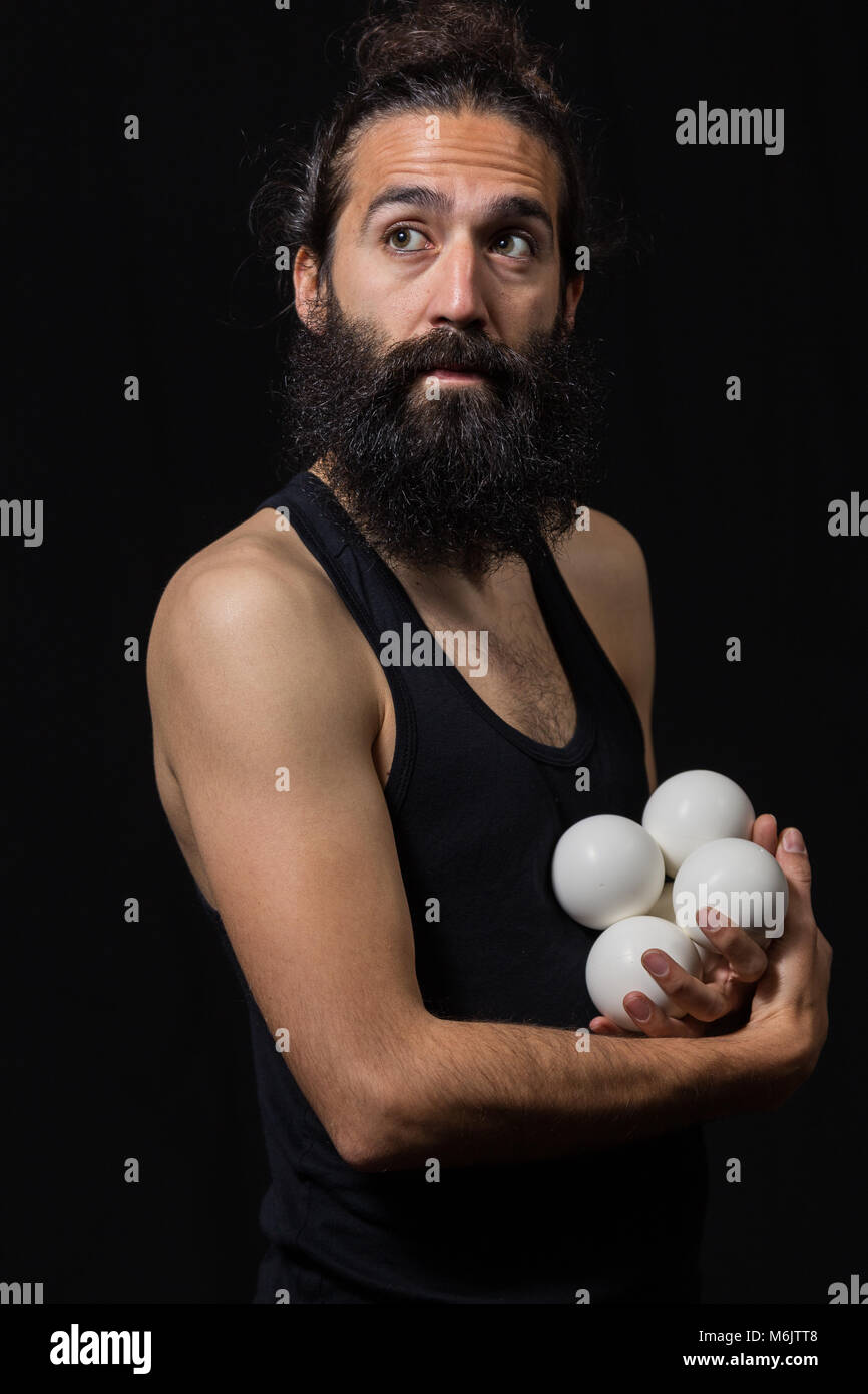 Juggling balls hi-res stock photography and images - Alamy