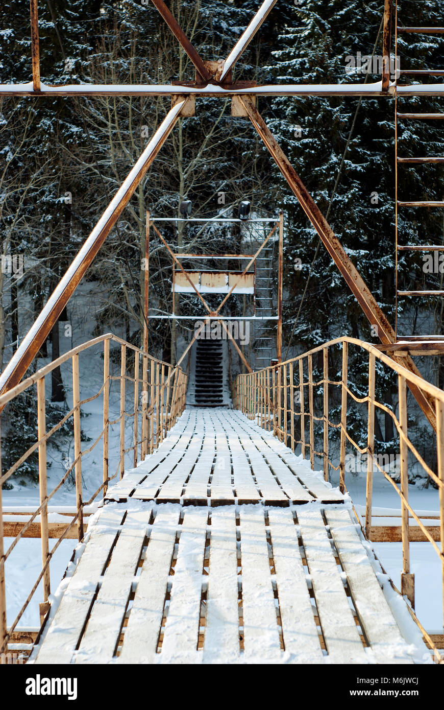 River crossing through snow hi-res stock photography and images - Alamy