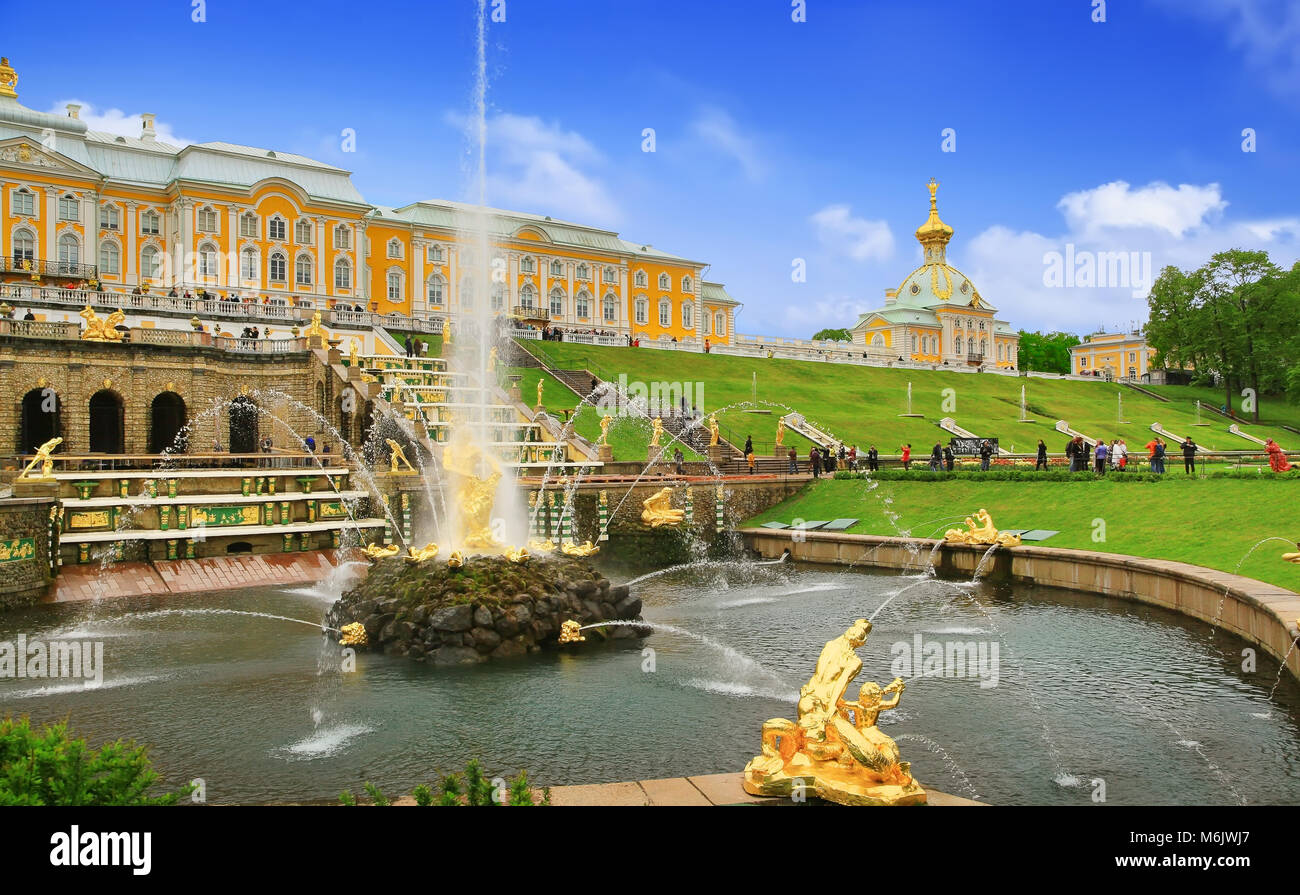Grand Palace in Petergof Stock Photo - Alamy