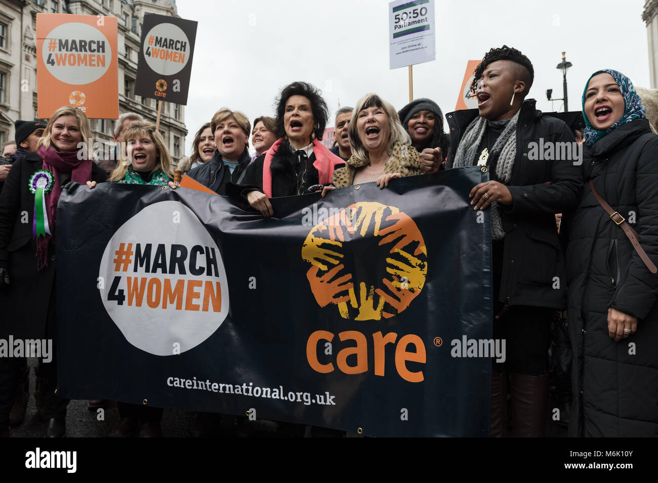 Uk suffragettes marching hi-res stock photography and images - Alamy