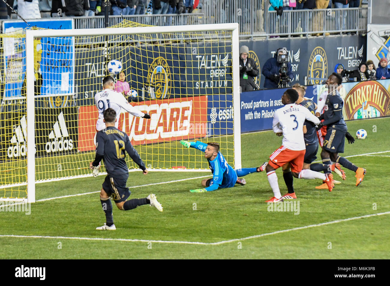 Professional football hi-res stock photography and images - Alamy