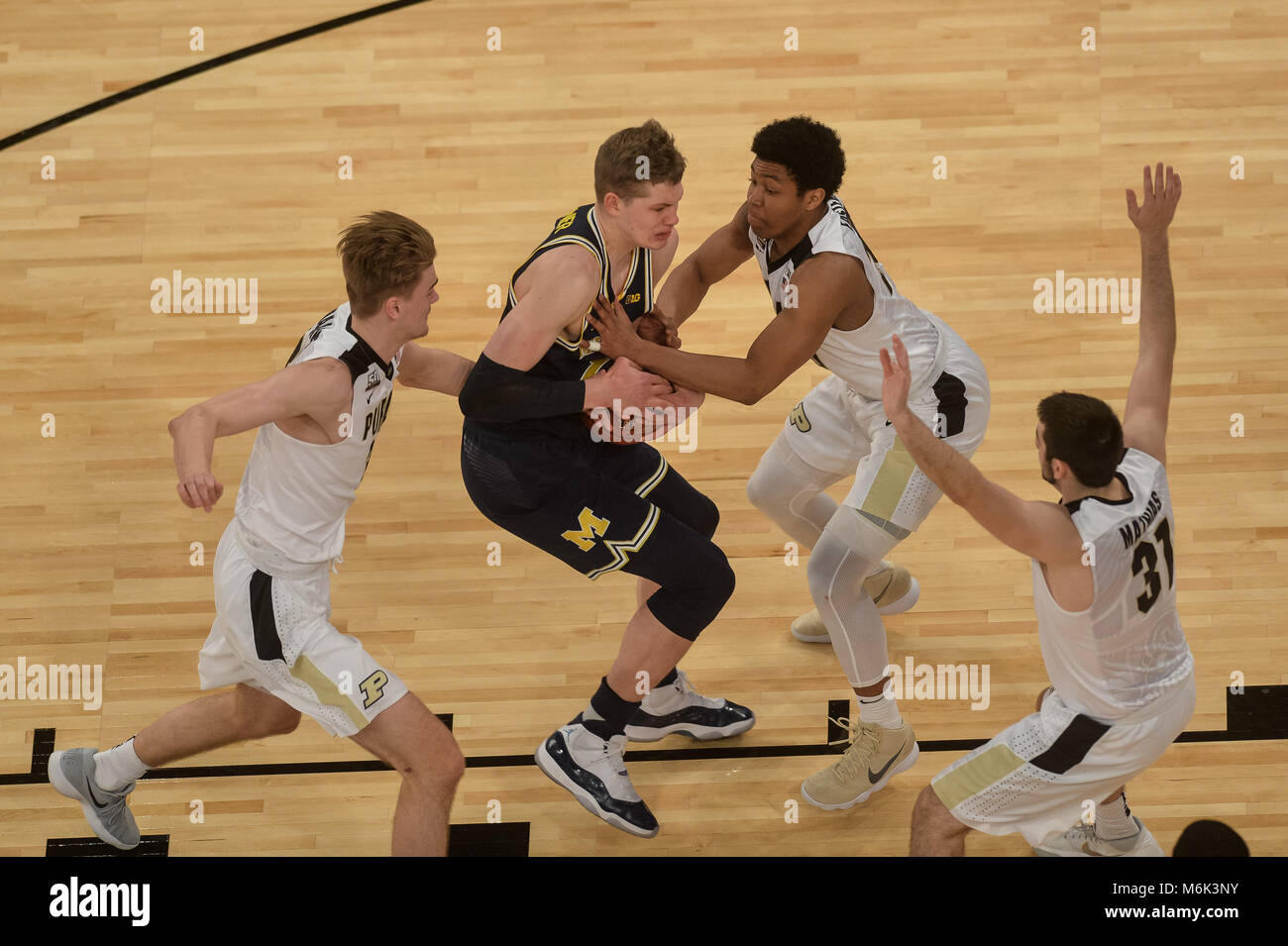 New York, New York, USA. 4th Mar, 2018. MORITZ WAGNER (13) attempts to ...