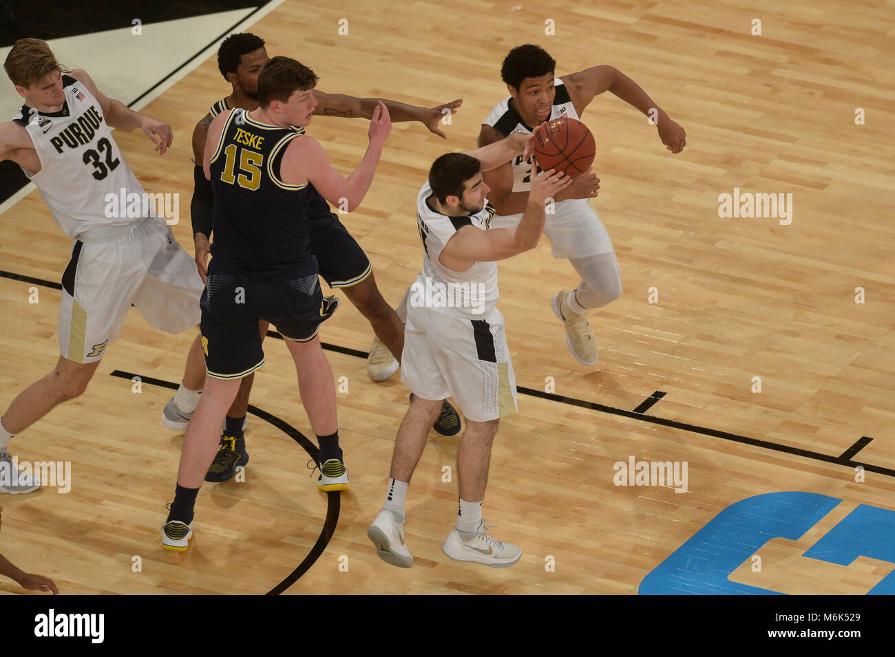 New York, New York, USA. 4th Mar, 2018. DAKOTA MATHIAS (31) steals the ...